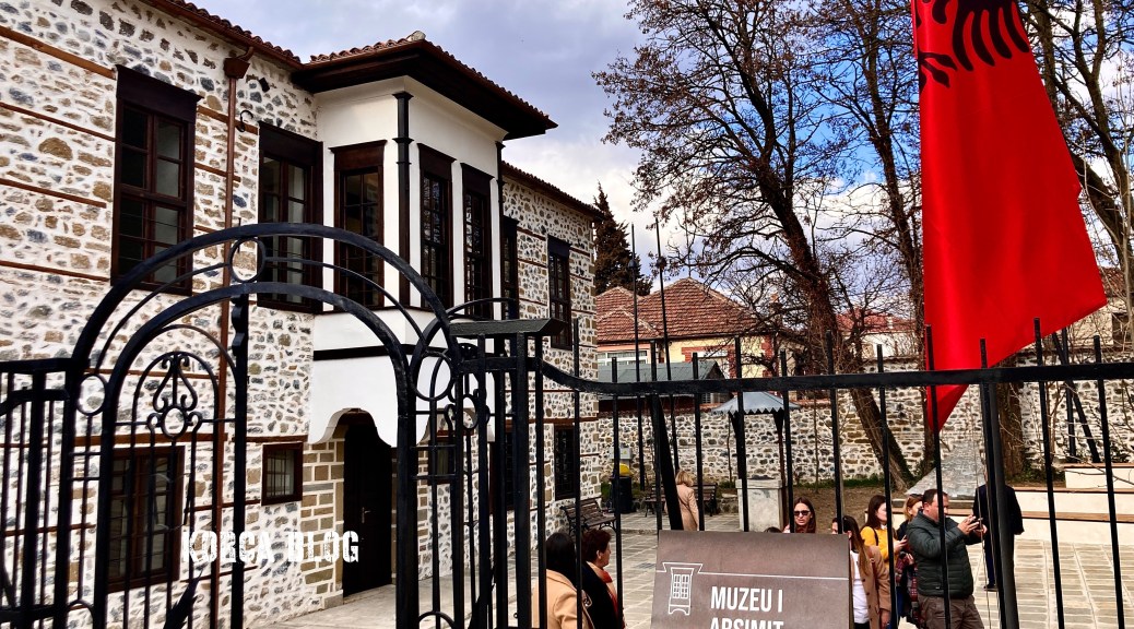 7 Marsi, Dita e Mësuesit - KorcaBlog.com